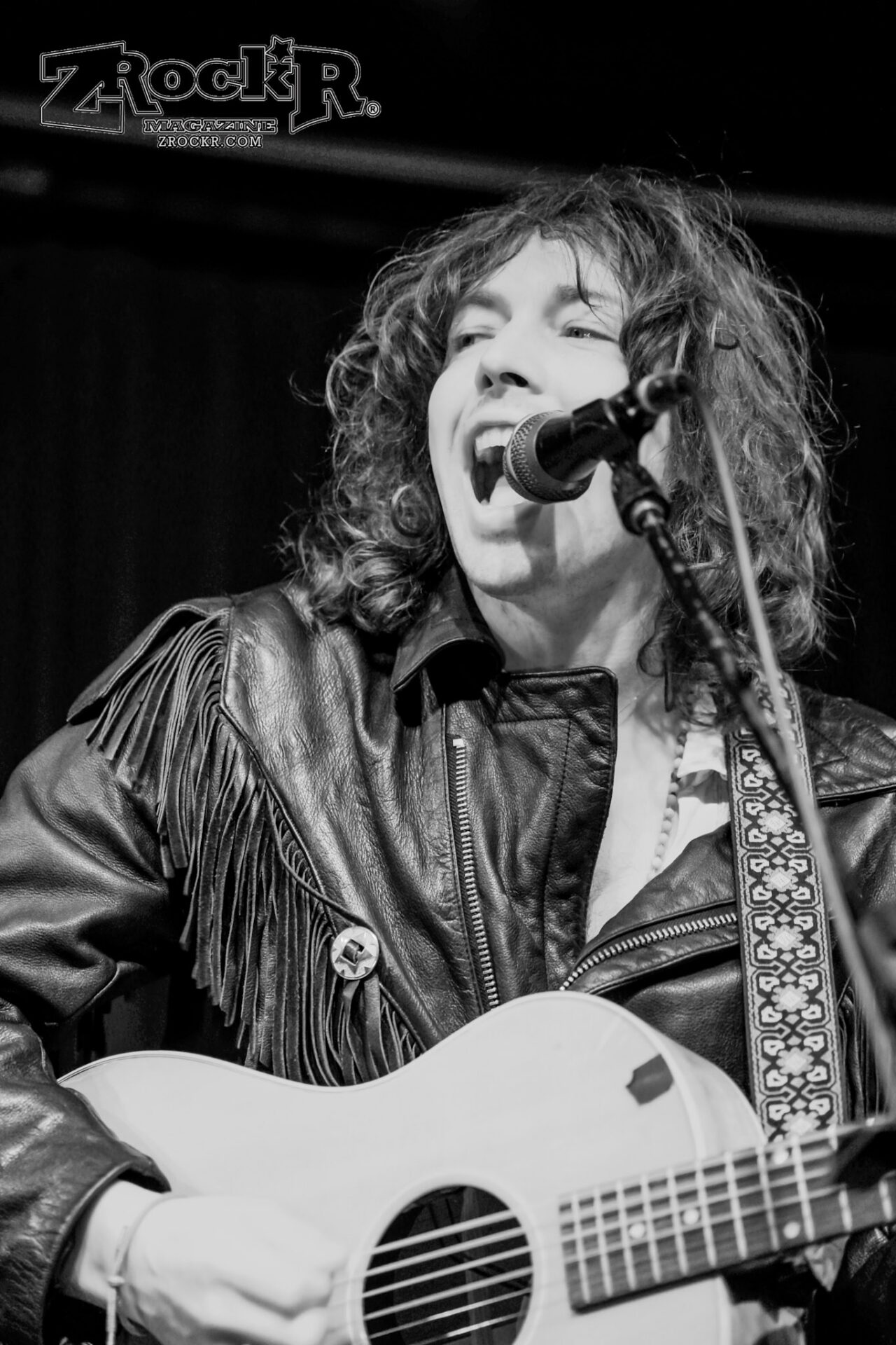 Barns Courtney: Unplugged 2026 In Dallas – ZRockR Magazine